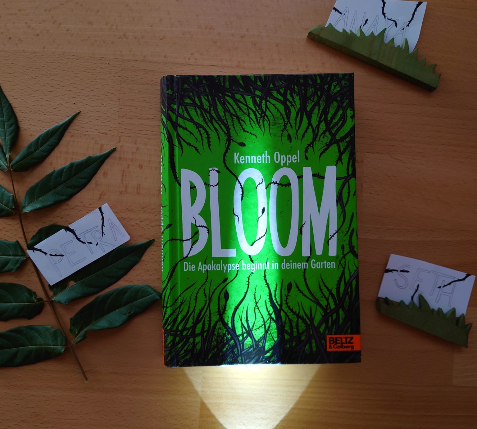Buchempfehlungen: „Bloom – Die Apokalypse beginnt in deinem Garten“ von ...